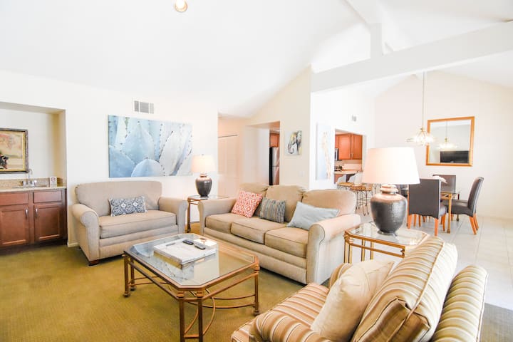 Palm Desert 2/2 Condo Close To Indian Wells Tennis - Palm Desert, CA