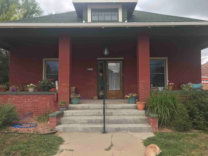 Artistic Cozy Totally Furnished Basement Apartment - Trinidad, CO