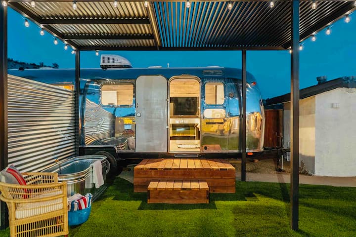 Chic & Modern Airstream + Soaking Tub - Desert Hot Springs, CA