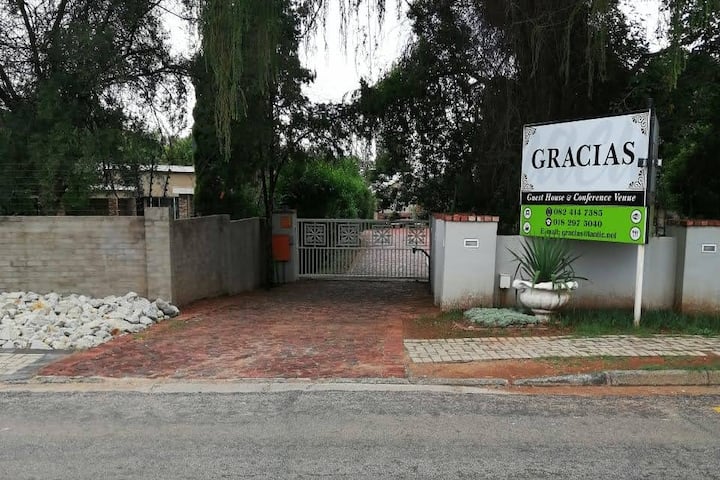 Gracias Gastehuis Potchefstroom (Selfsorg Eenhede) - Potchefstroom