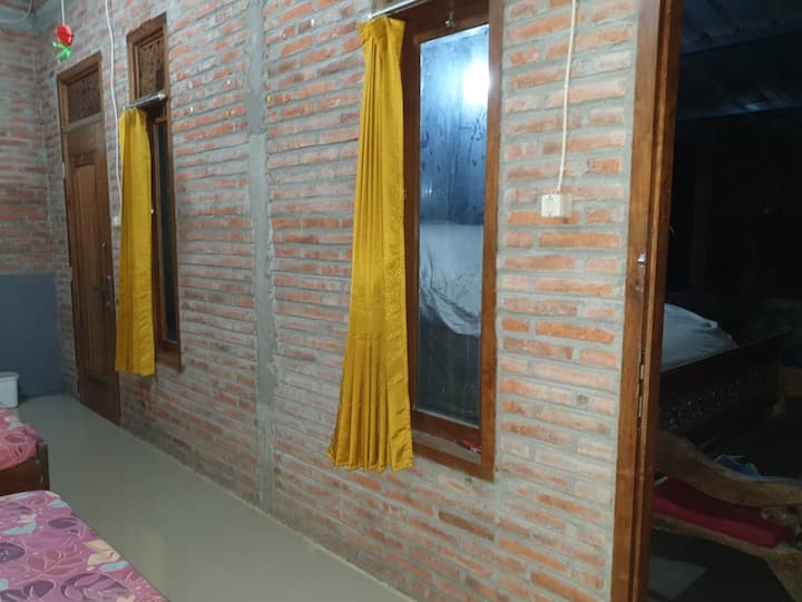 Gebyok Guest House - Surakarta