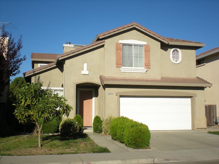 5br/3ba Single Family House，walk-to-bart/shops - Union City, CA