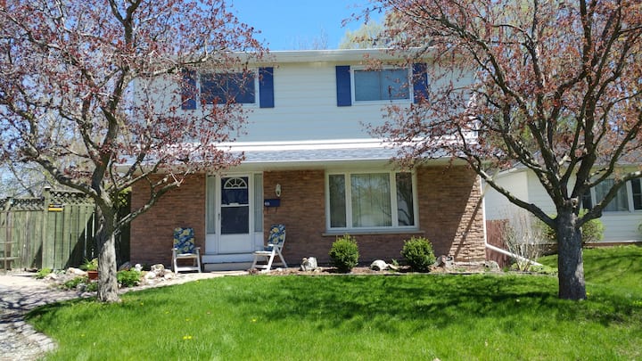 Cobourg Charm Homestyle - Cobourg