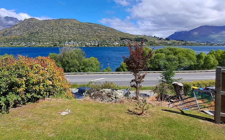 Relaxing Views On Frankton Road - Queenstown, New Zealand