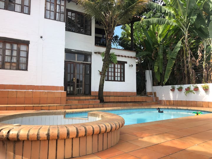 Amazing Views - 4 Bedrooms & Pool Casa Campestre - Cali