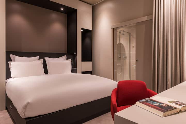 Chambre Atrium Cinéma Au Cœur De Lyon Pdj Inclus - Lyon