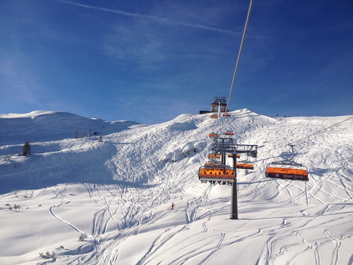 Ski-in Ski-out 8 Beds
Still Space For 2026 Season - Flachau