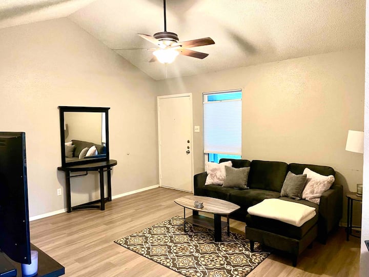 Lovely Central Austin Duplex! - Sunset Valley, TX