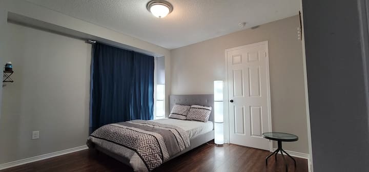 Nice Fully Private 1 Bedroom Near Ajax Casino. - Ajax