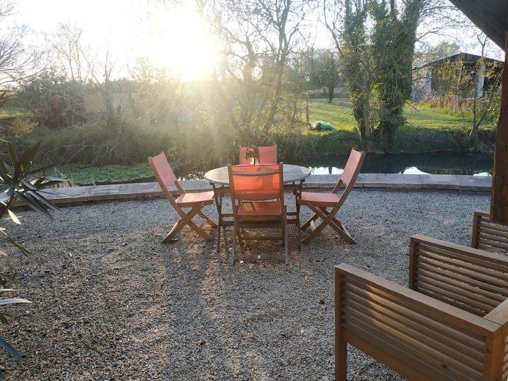 Jolie Maison Bord Rivière, Proche Marais Poitevin - Marais poitevin