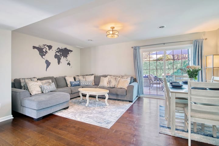 Bright Beach House - Short Walk To The Beach! - Myrtle Beach, SC