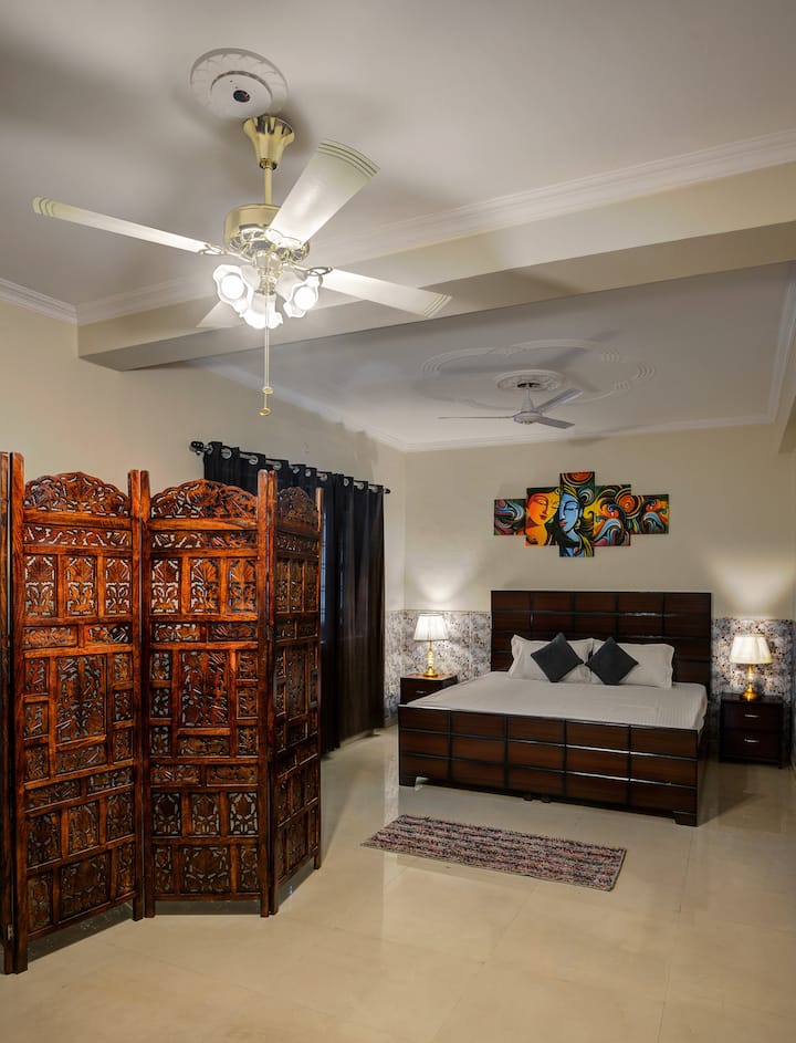 Beautiful Room, With Kitchen, Tv Access - Dehradun