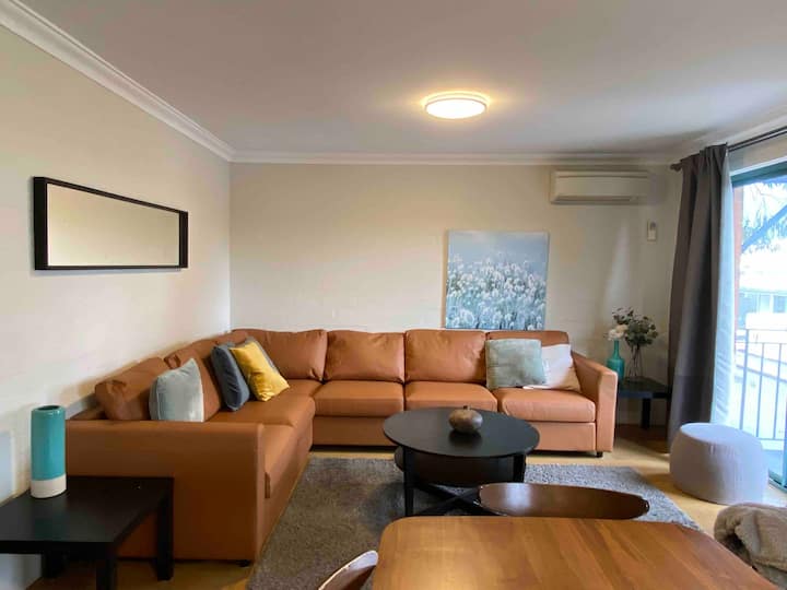 Spacious, Resort Style - Inner City Living - Mount Pleasant