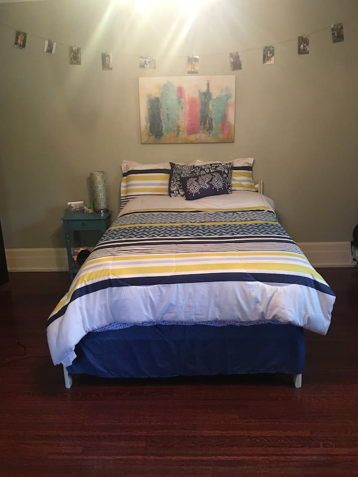 Private Rooms In Our Charming Home! - Grand Island, NE