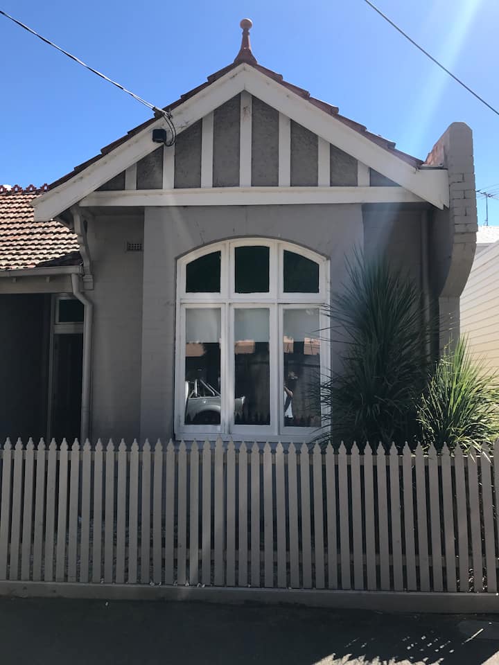 Inner City Home A Block From The Beach - ウィリアムズタウン