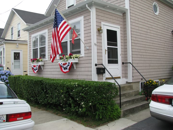 Couples Pvt Suite Close To Dwntwn And Brdwy ❤ Npt - Newport, RI