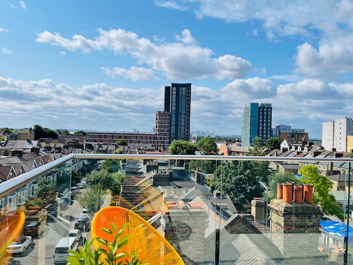 3 Min From Tube Penthouse With Wrap-around Balcony - Loughborough University London