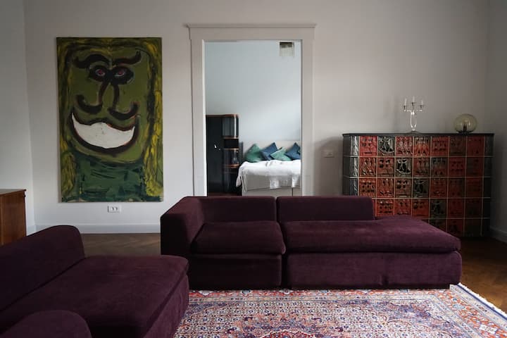 "Chic Art Deco Retreat In Trendy Xiii District" - Budapest