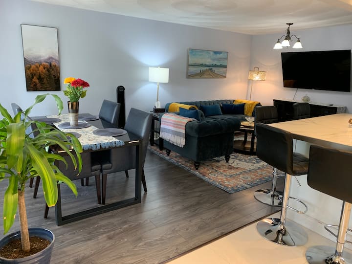 Cozy And Luxurious 3 Bdr Oasis + Close To Downtown - Toronto