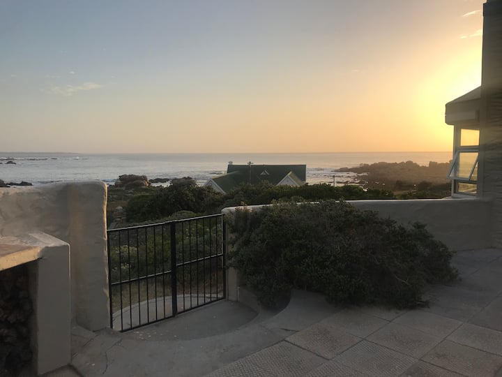 Crayfish Cove: Pet-friendly Beach House - Rooi-Els