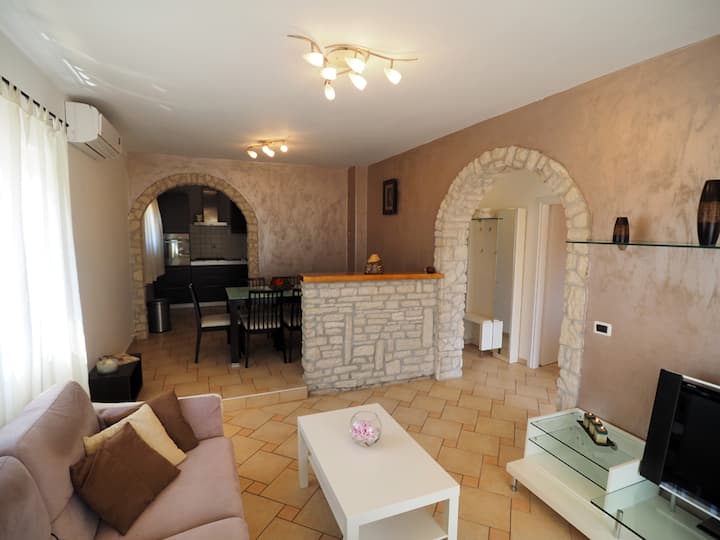 Apartment Jelena Pula - Pula