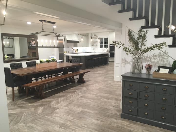 Beautiful Gilbert Farmhouse - Hot Tub & Pool - Gilbert, AZ