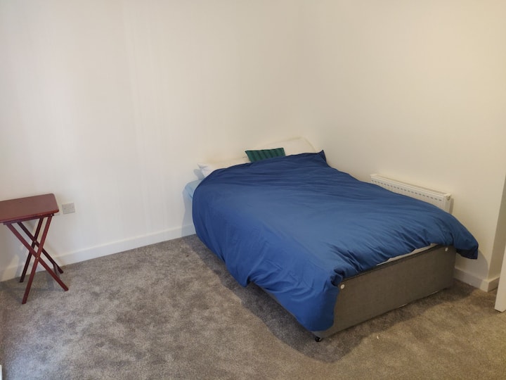 Chelmsford Room Perfect For Stopovers - Chelmsford