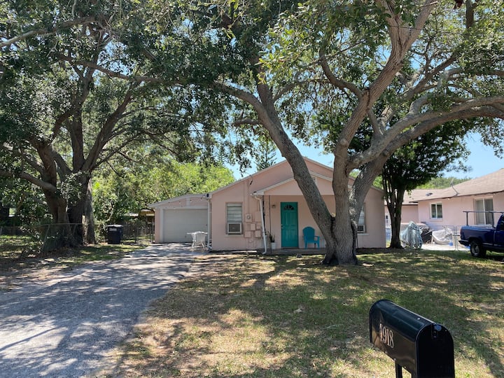 🏝 🏠 ❤️ 🐶 Tailwaggers Cottage 10min From The Beach. - Dunedin, FL