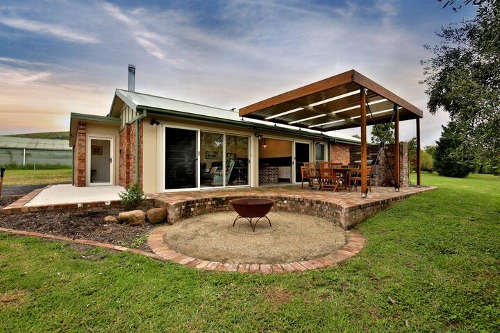 Harley Hill Farm - A Rare Country Escape - Berry