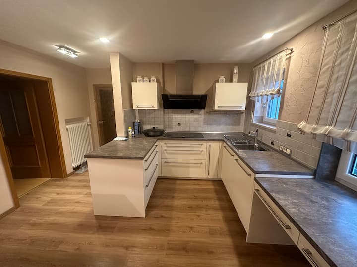 Wohnung Mit Top Küche, Parkplatz Und Wlan - Schwabmünchen