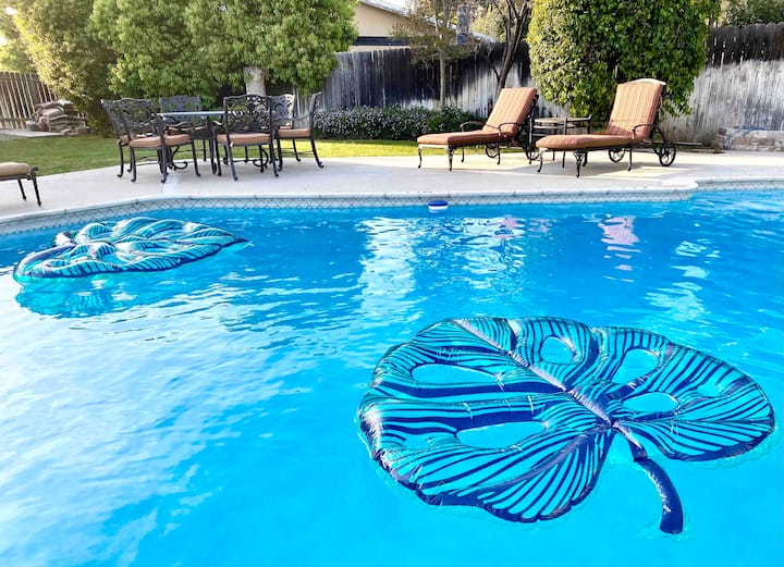Villa Blanca| 4 Br Lux Home | Heated Pool - Riverside, CA