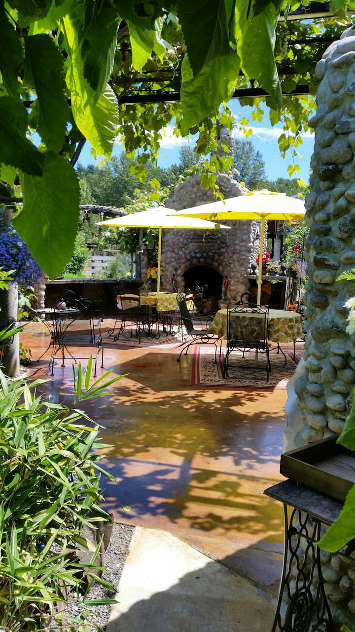 Beautiful Victorian Horse Ranch (Bunkhouse) - Kelso, WA