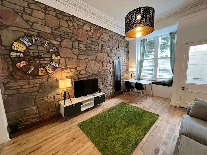 Stunning Refurbished Main Door Marchmont Apartment - Edinburgh