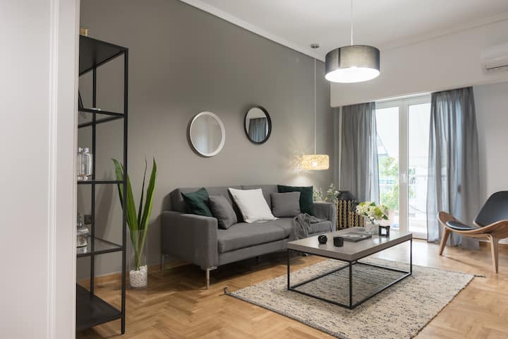 Fresh & Stylish 5th Floor Downtown Apartment - Athens