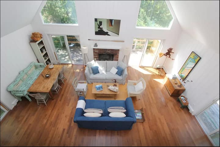Charming, Lofty Home - In Sag, Close To The Beach! - Sag Harbor, NY