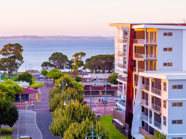 Enjoy Rockingham In Style - Perth