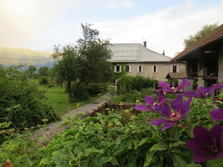 Gite Des Sources D'arvey - Bien-être Ensemble - Albertville