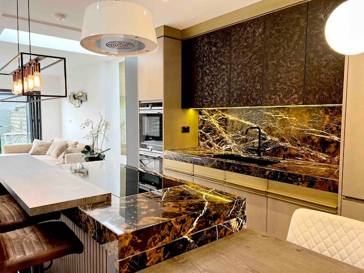 Luxury Architect Designed Town House Near Beach - Arundel