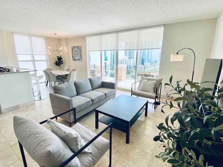 The Javiera Beach Condo! - Sunny Isles Beach