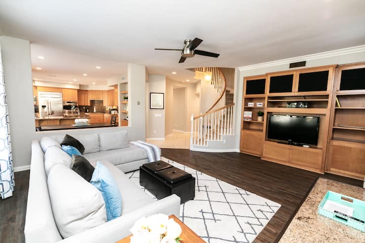 Luxurious Home W/hot Tub & Pool + Water Slide - Miramar - San Diego