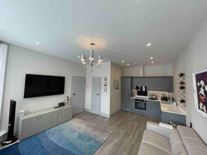 Brand New, High Spec 1-bed Apartment - Bournemouth