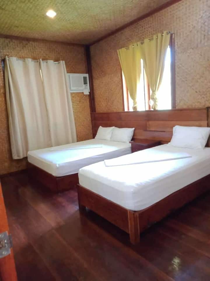Marianne Port Barton Room 2 With Hot Shower And Ac - San Vicente, Philippines