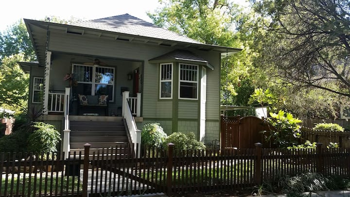 Ideal Downtown Get Away, Mos - Mos Specials! - Chico, CA