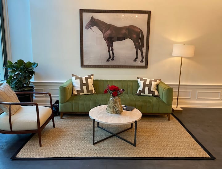 The 713-6 Upscale Suites/bourbon Trail; Sleeps 44 - Sapporo