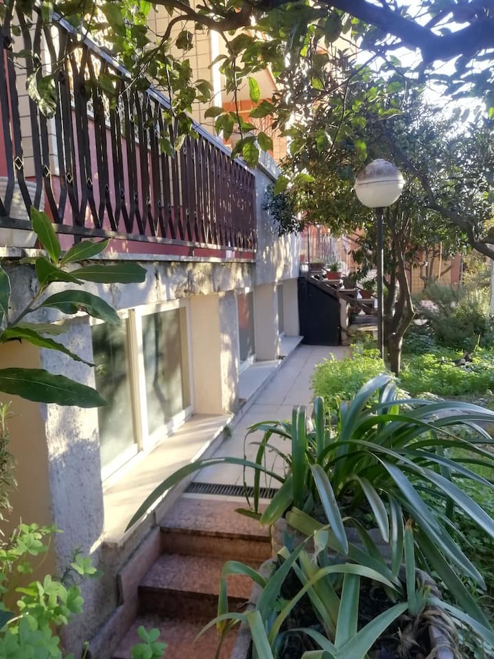 Ampio Appartamento Con Giardino E Angolo Barbecue - Rome