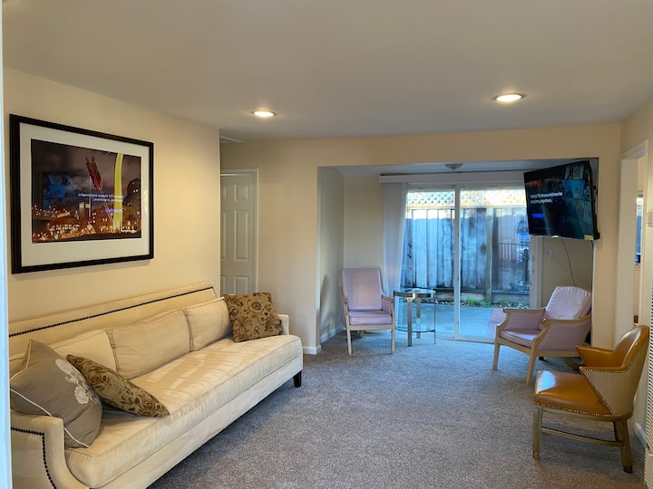Chic 2 Bedroom 1 Bath Entire Apartment In San Jose - Santa Clara, CA