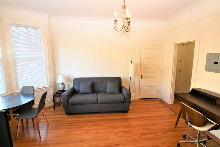 Elegant 1x1 W/ Period Details In Mission/dolores - San Francisco, CA