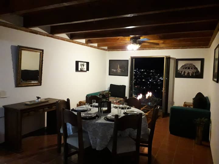 Departamento Colonial Con Vista Y Estacionamiento - Guanajuato