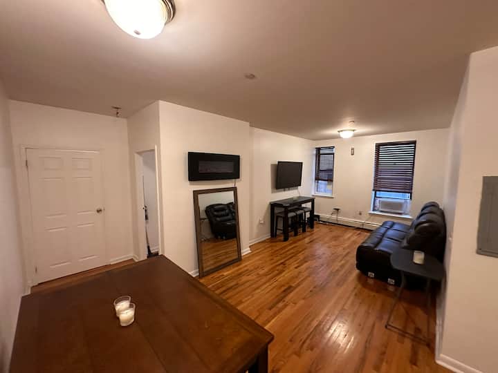 Spacious West Harlem Apt W/ Access To A Vehicle - New York City