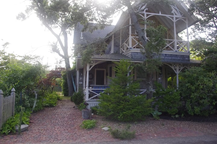 Classic Oak Bluffs Home In-town: Price Reduced! - Oak Bluffs, MA